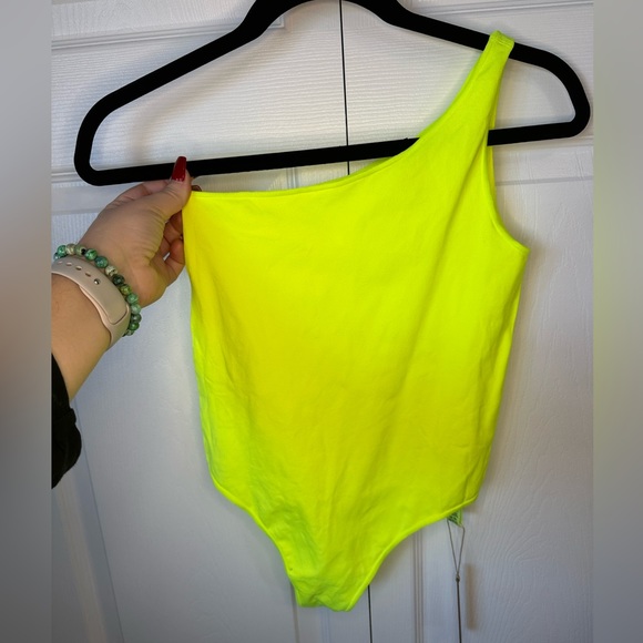 SKIMS | Tops | Skims Essential One Shoulder Bodysuit Xxsxs Green ...